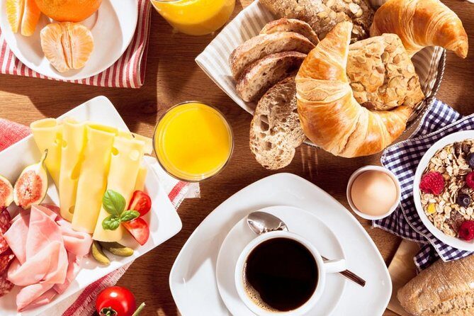 Brunch and Open Bar in a Private and Luxurious Catamaran - What Makes This Experience Stand Out