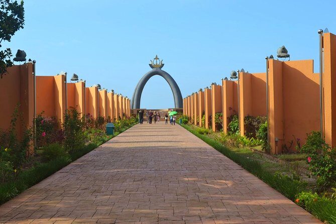 Brunei Heritage Tour - Cultural Insights at the Royal Regalia Museum