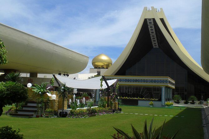 Brunei Heritage Tour - Outside the Sultan’s Palace: Istana Nurul Iman