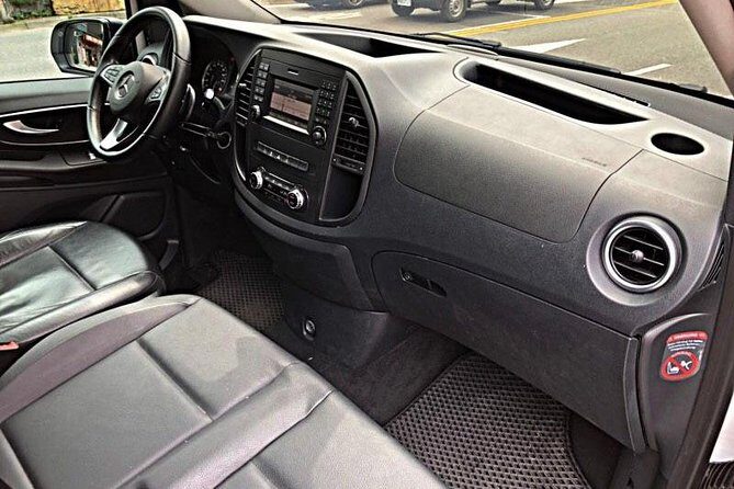 Bruns 9 seater, charter tour, business transfer, airport transfer, round-the-island charter tour - FAQ