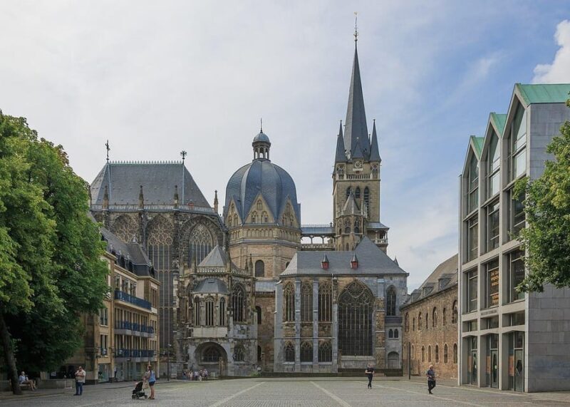 Brussels: Aachen and Charlemagne Private Day Trip by Car - Who Should Consider This Tour?