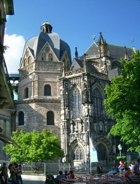 Brussels: Aachen and Charlemagne Private Day Trip by Car - FAQ