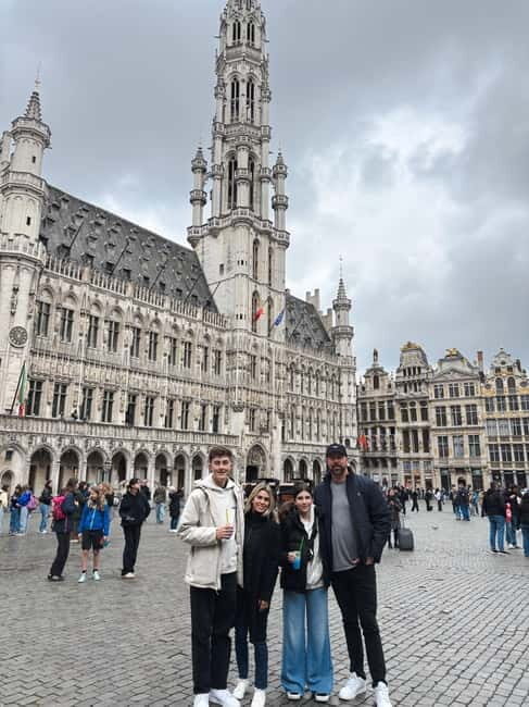 Brussels & Atomium: Private Tour with Transfer and Tasting - Visiting the Iconic Atomium