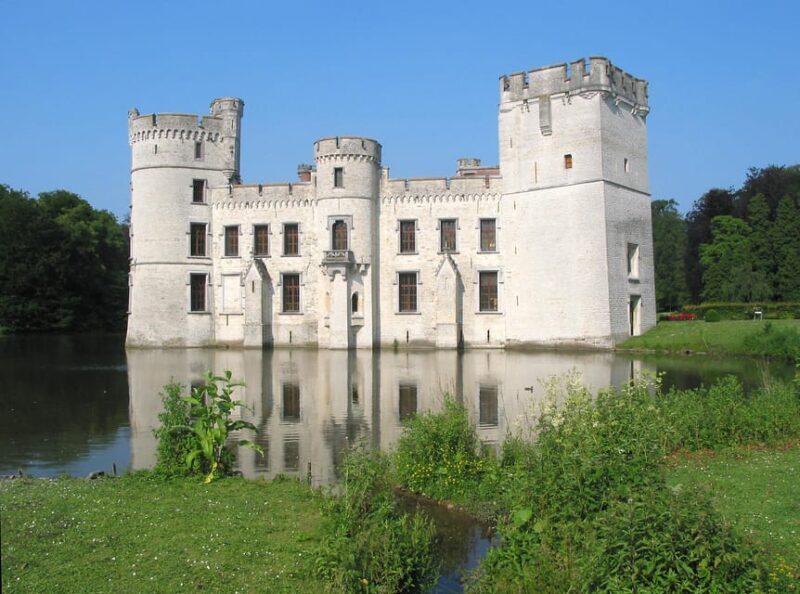 Brussels: Durbuy and Kasteel Bouchout Private Day Trip - Key Points