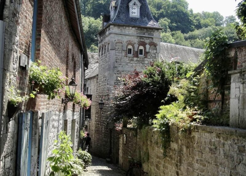 Brussels: Durbuy and Kasteel Bouchout Private Day Trip - Who Should Consider This Tour?