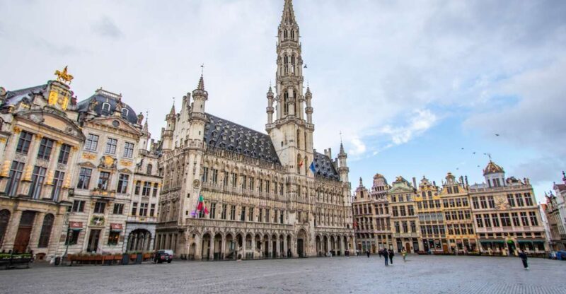 Brussels: Express Walk with a Local in 60 minutes - Practical Tips for Travelers