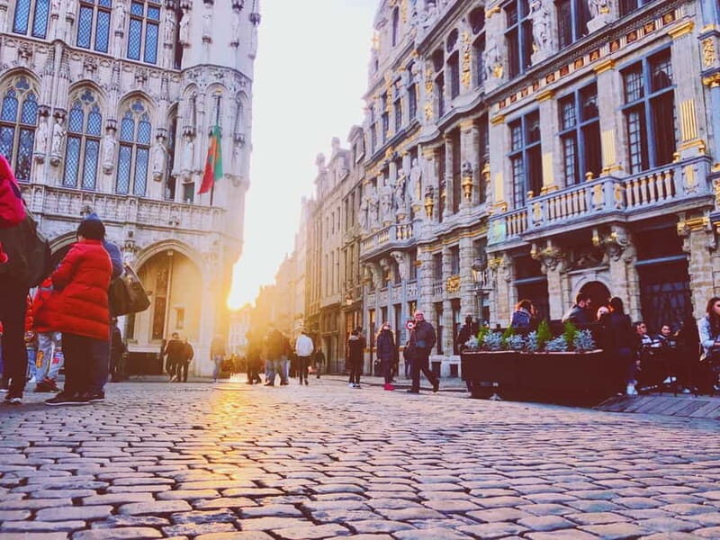 Brussels Highlights: Walking & Bus Tour with Waffle Tasting - The Value of This Tour