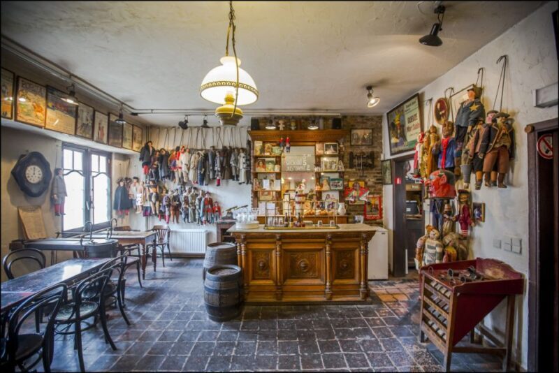 Brussels: Private Tour of Theatre Toone with Snacks and Beer - Key Points