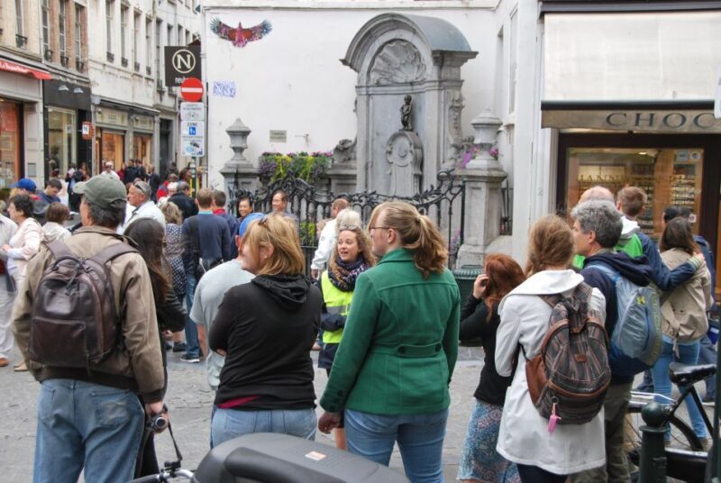 Brussels: Sightseeing Bike Tour - Guides: Knowledge and Personality