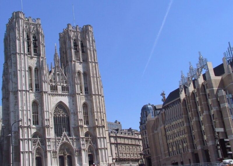 Brussels: Walking Tour from Central Station to Manneken Pis - A Closer Look at the Walk Through Brussels