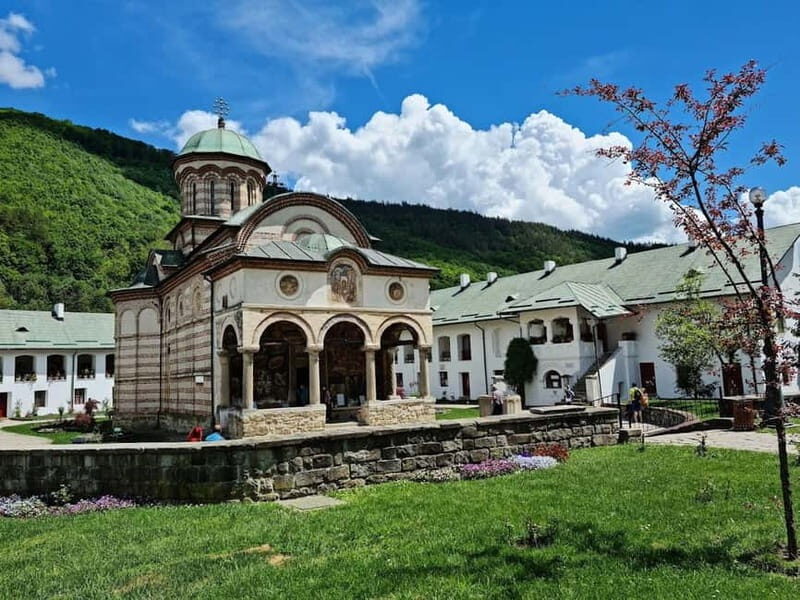 Bucharest: 8-Day Transylvania & Moldavian Monasteries Tour - Exploring the Heart of Romania: An In-Depth Look