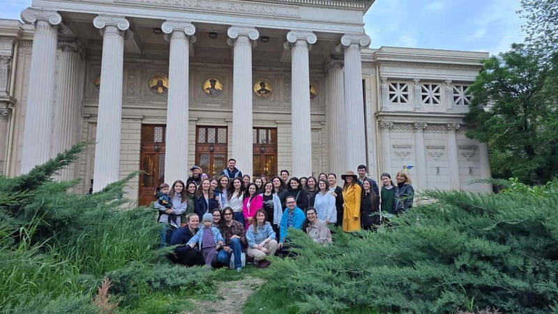 Bucharest: Guided 3-hour architectural city center tour - Key Points