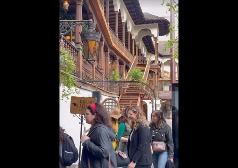 Bucharest: Guided 3-hour architectural city center tour - Authentic Feedback and Atmosphere