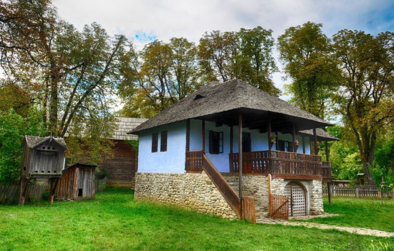 Bucharest: Half-Day Sightseeing Tour - Practical Tips for Travelers