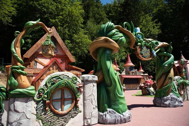 Bucharest: Magic Park & Bear Sanctuary Day Trip - Key Points