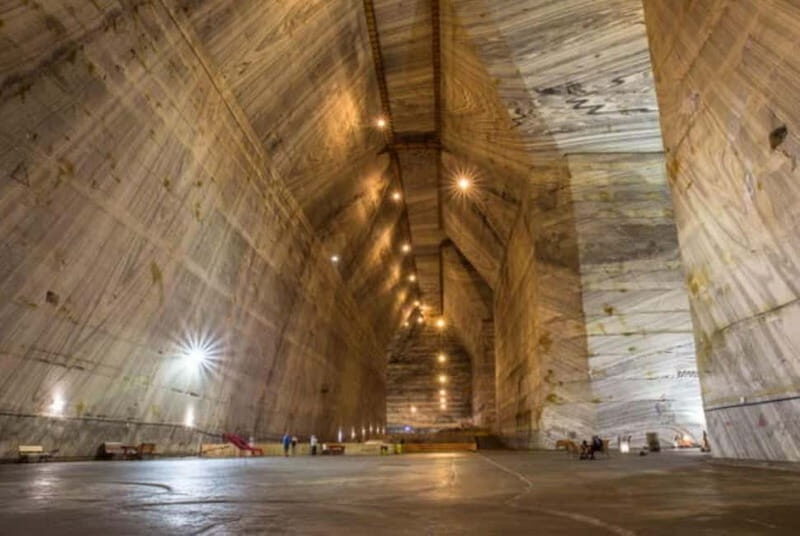 Bucharest: Slanic Salt Mine and Dracula's Tomb, 7 pax group - Key Points