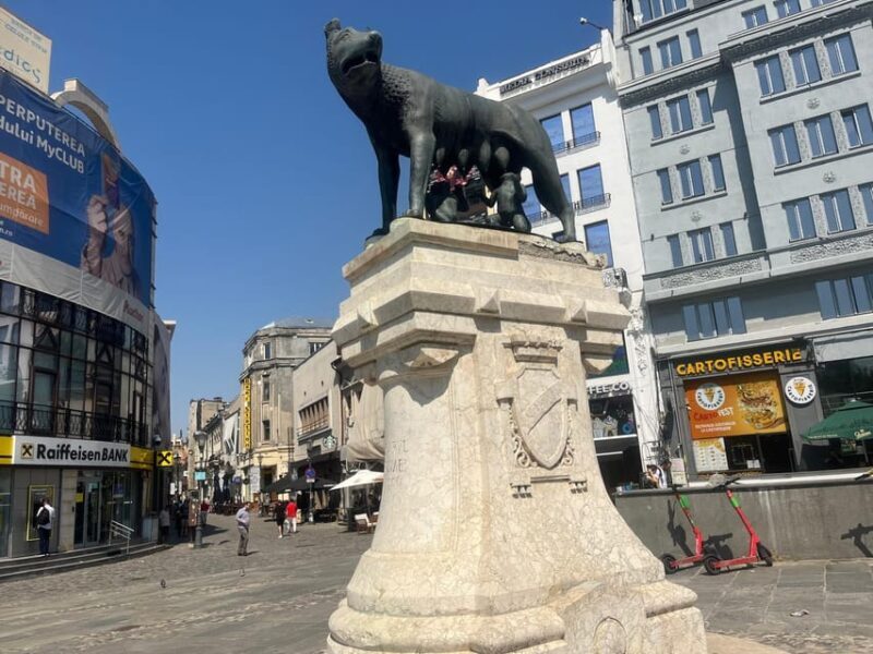 Bucharest: Walking tour with Italian speaking guide for small groups - Key Points