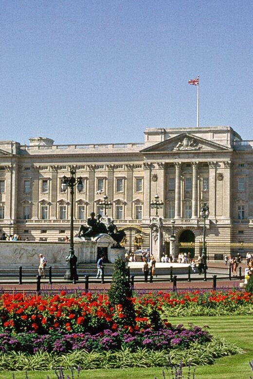 Buckingham Palace and Stonehenge Tour - Summary