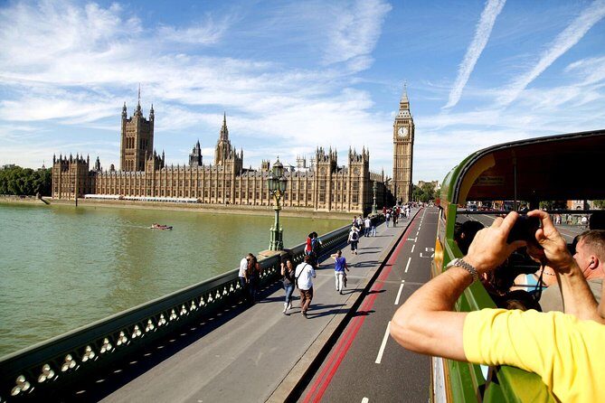 Buckingham Palace and Vintage Bus Tour of London - An In-Depth Look at the Tour