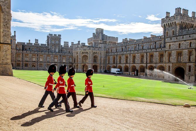 Buckingham Palace and Windsor Castle Tour from London - What the reviews tell us