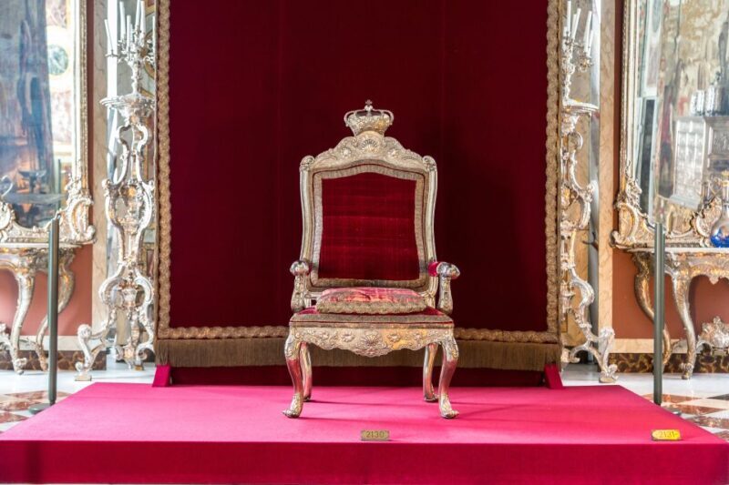 Buckingham Palace Exterior and Royal History Private Tour - FAQ