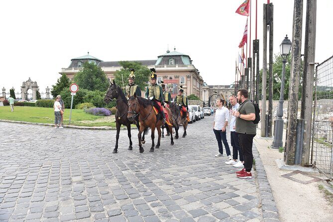 Buda Castle Walking Tour with Matthias church entry, Cake&Coffee - The Itinerary: Highlights and What to Expect