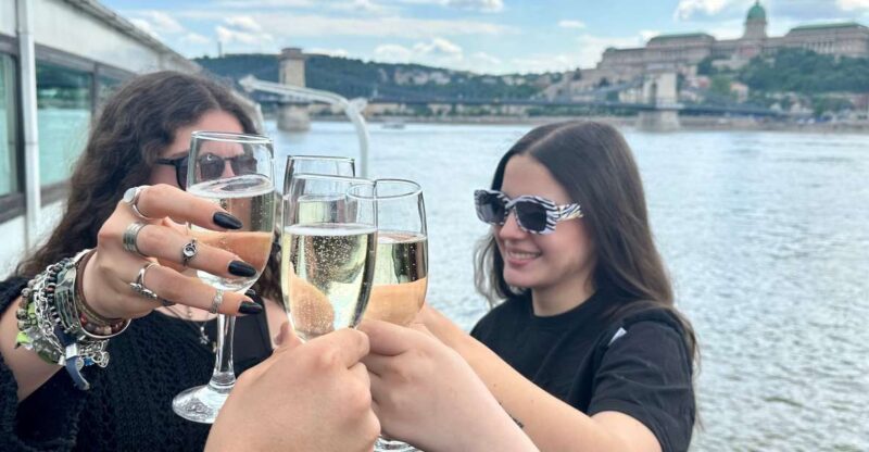 Budapest: 1 hr Sunshine Booze Cruise with Prosecco - Introduction: A Refreshing Way to See Budapest
