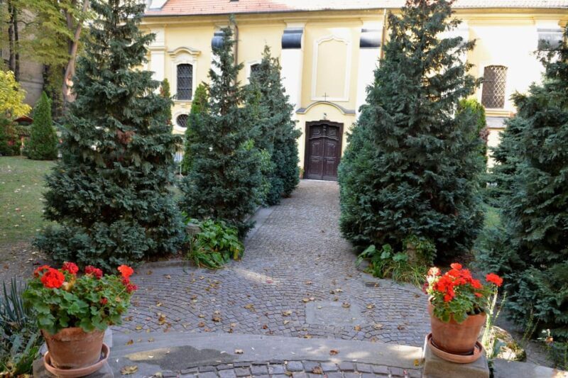 Budapest: 2.5-hour Hidden Sights Private Bike Tour - An In-Depth Look at the Tour Experience