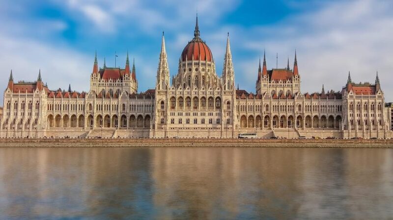 Budapest: 2 Hour City Highlights Tour with Local - Exploring Budapest in Just Two Hours: A Private Highlights Tour with a Local Driver
