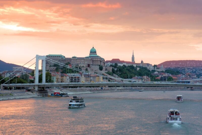 Budapest: 3-hour City Tour with Castle Walk + 1-hour Cruise - Insights from Guest Reviews