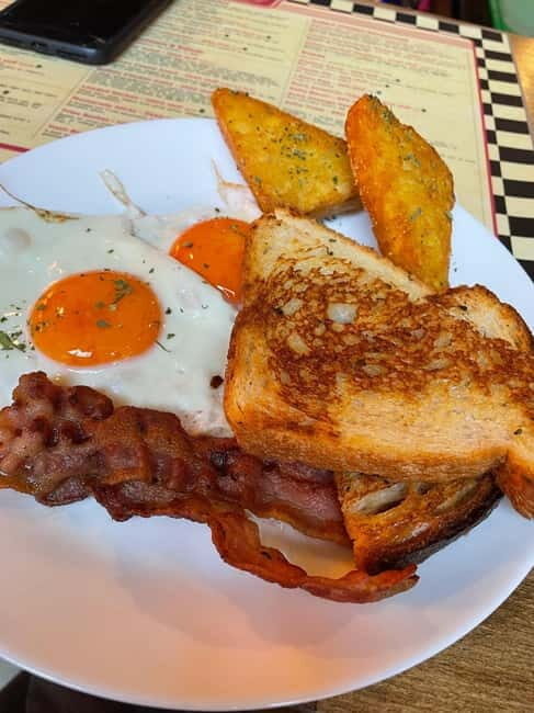 Budapest: 4-hour Bottomless Brunch w/ Cocktails & Craft Beer - Authentic Voices: What Guests Are Saying