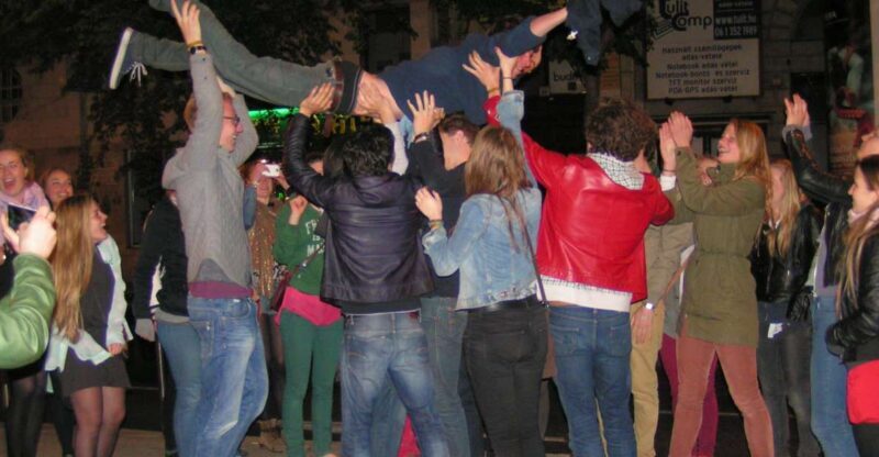 Budapest: 5-Hour Pub Crawl through Ruin Bars - Key Points