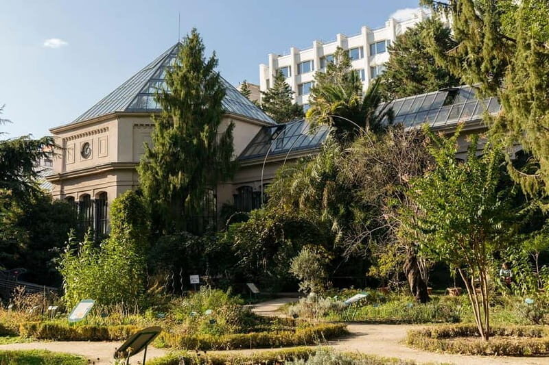 Budapest: Best Gardens Walking Tour & Hungarian Folk Music - Practical Details: What to Expect