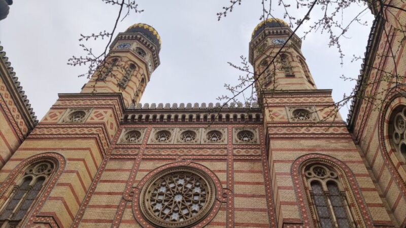 Budapest: Best of Downtown and Jewish Quarter Tour - Key Points