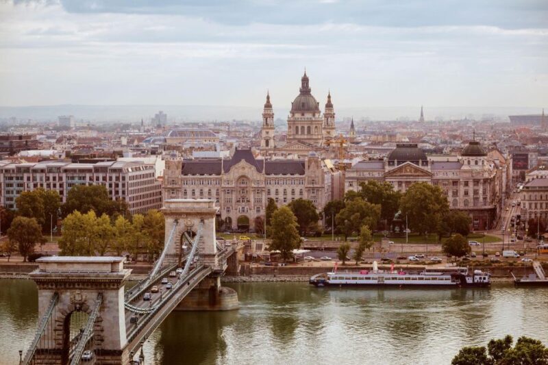 Budapest: Buda Castle Walk with Saint Stephen's Hall - Key Points