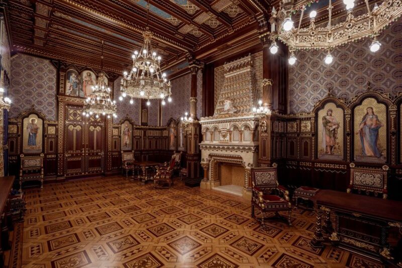 Budapest: Buda Castle Walk with Saint Stephen's Hall - Starting Point and Logistical Details
