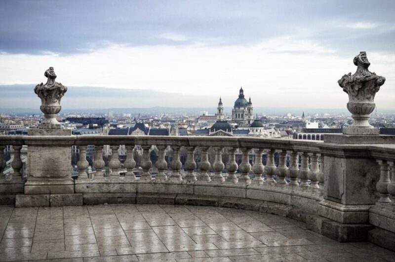 Budapest: Buda Castle Walking Tour in German - What You Can Expect