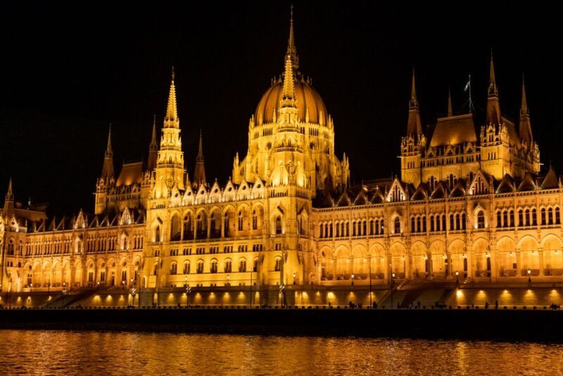 Budapest: Candlelit Dinner River Cruise with Live Music - What Do the Reviews Say?