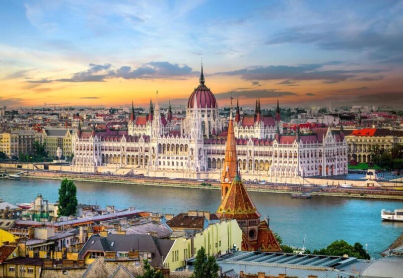 Budapest: Capture the most Photogenic Spots with a Local - Key Points
