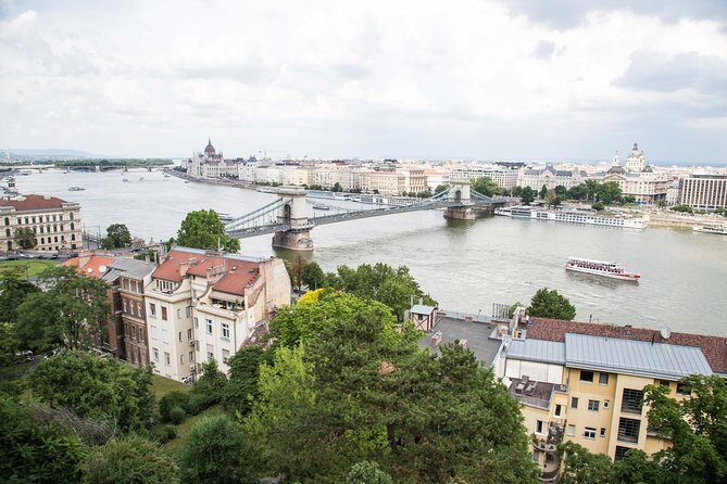 Budapest Castle Walk - Navigating the Tour: Practicalities and What to Expect
