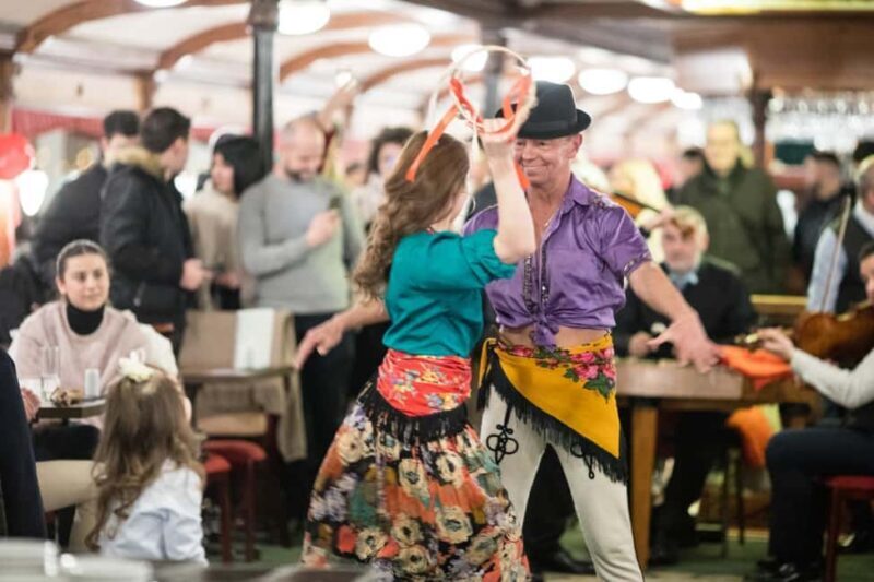 Budapest: Christmas and Holiday Danube Dinner Cruise - The Experience in Detail