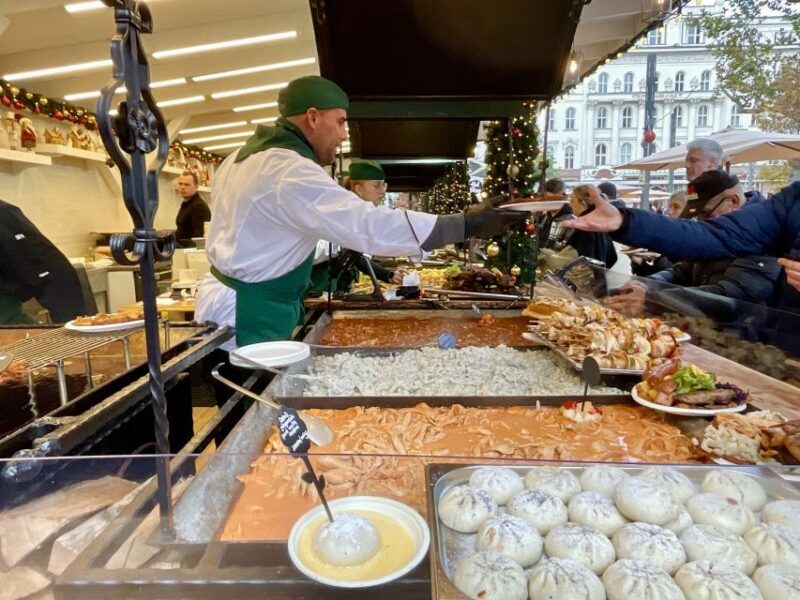 Budapest: Christmas Market Guided Walking Tour with Tastings - What to Expect