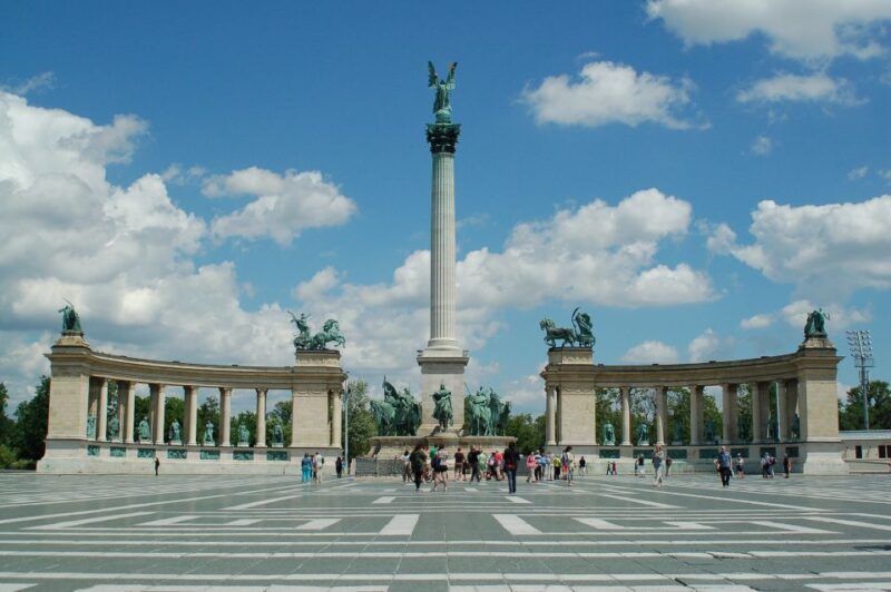 Budapest: City Discovery Tour - Heroes’ Square