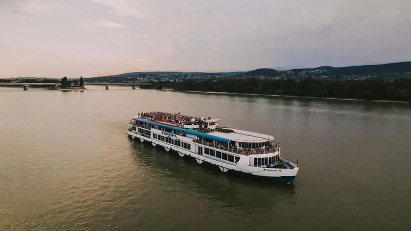 Budapest: Cruisin' Boat Party Tour with Electronic Music - Key Points
