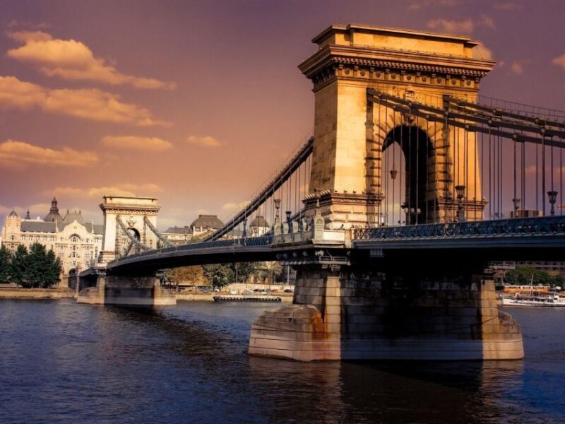 Budapest: Danube River Sightseeing Cruise with Audio Guide - Key Points