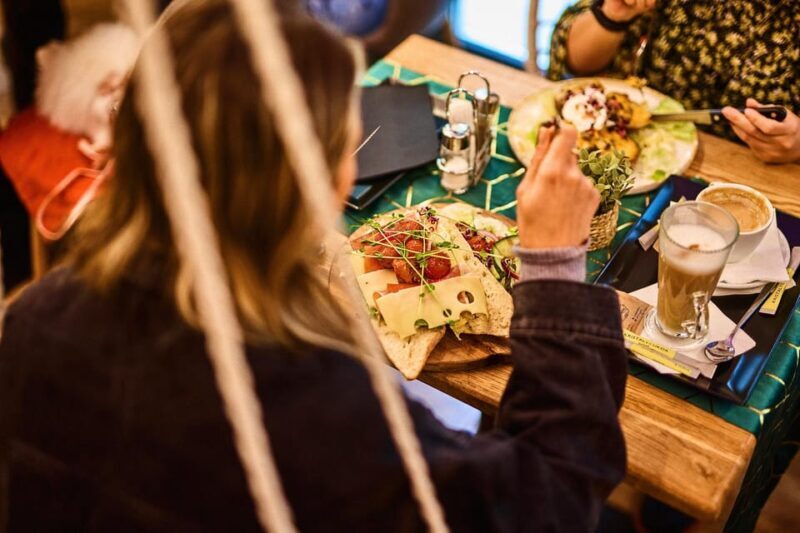 Budapest: Eggscuse Me? Brunch & Bistro's Bottomless Offer - Introduction to the experience
