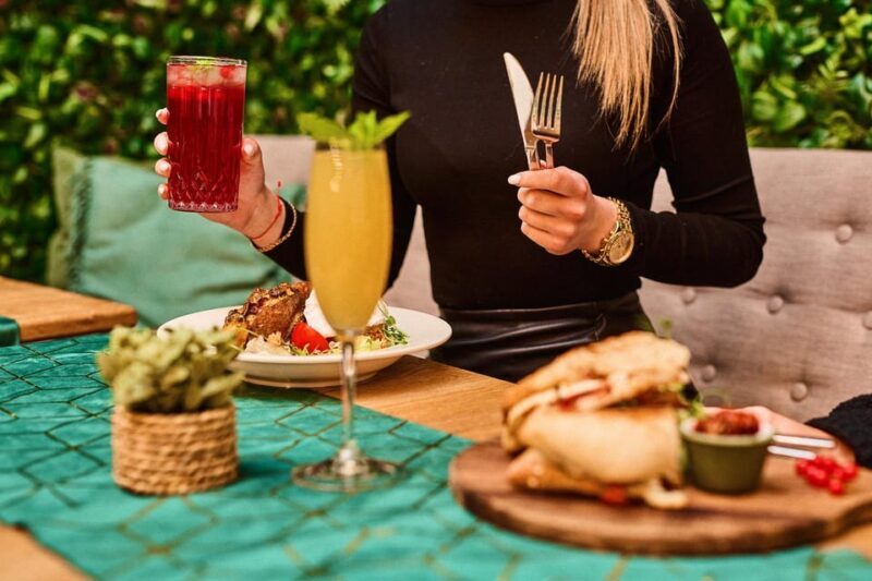 Budapest: Eggscuse Me? Brunch & Bistro's Bottomless Offer - Pricing and value