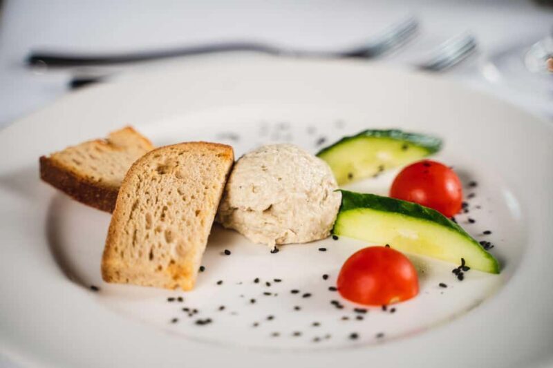 Budapest: Evening Cruise and Dinner with Welcome Drink - Value and Overall Impression