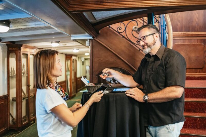 Budapest: Evening Cruise including Drinks and Live Music - FAQ