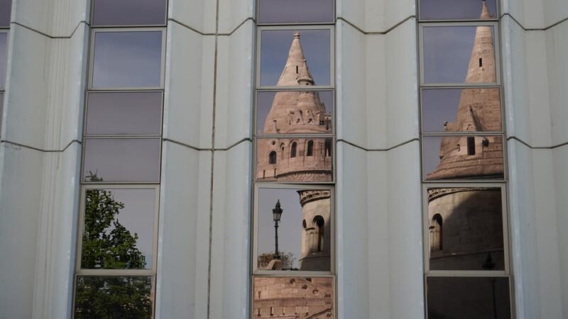 Budapest: Guided City Walking Tour in Buda and Pest - Authenticity and Local Tips
